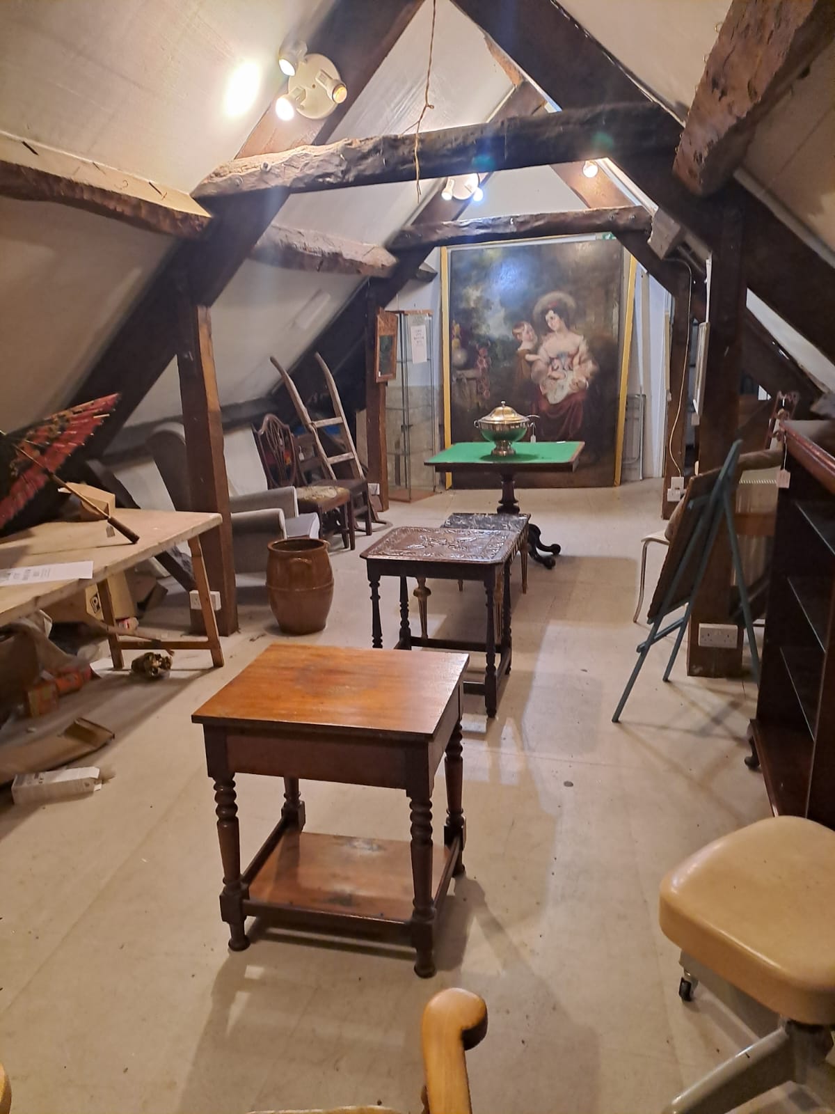 This Amazing Space For Rent Can Split Top Banana Antiques 