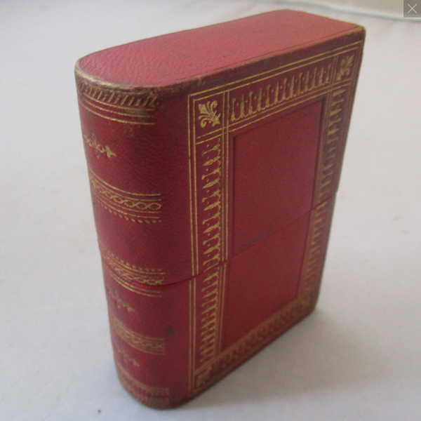 What is Gold Tooling? A Brief Introduction - Top Banana Antiques